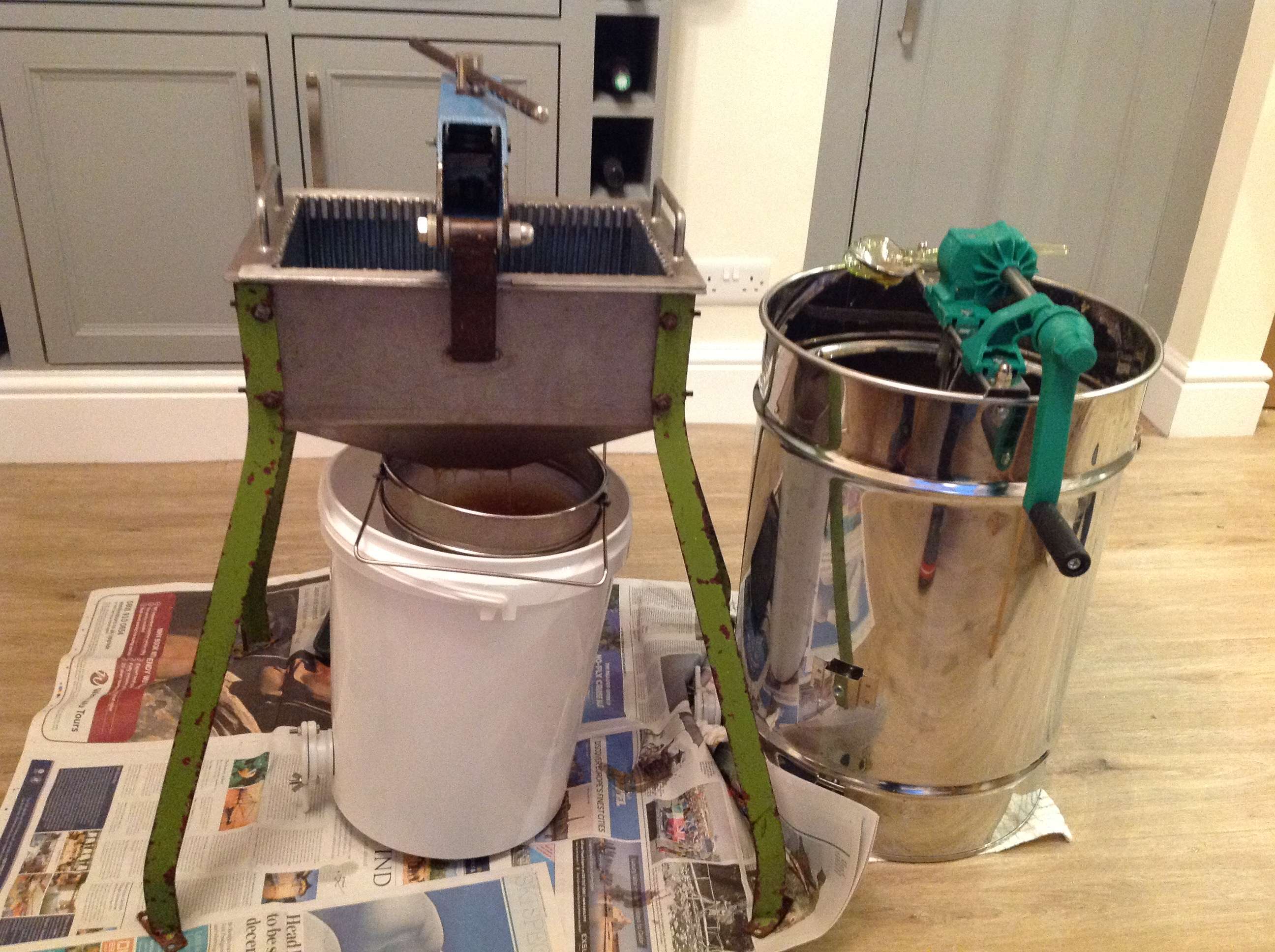 Simon’s Beekeeping Year 2015 (Ilkley, Yorkshire) | Talking With Bees